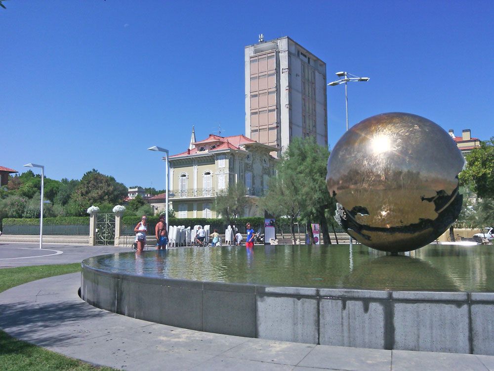 Pesaro. Centro storico sempre più attraente. Concorrenza a Rimini